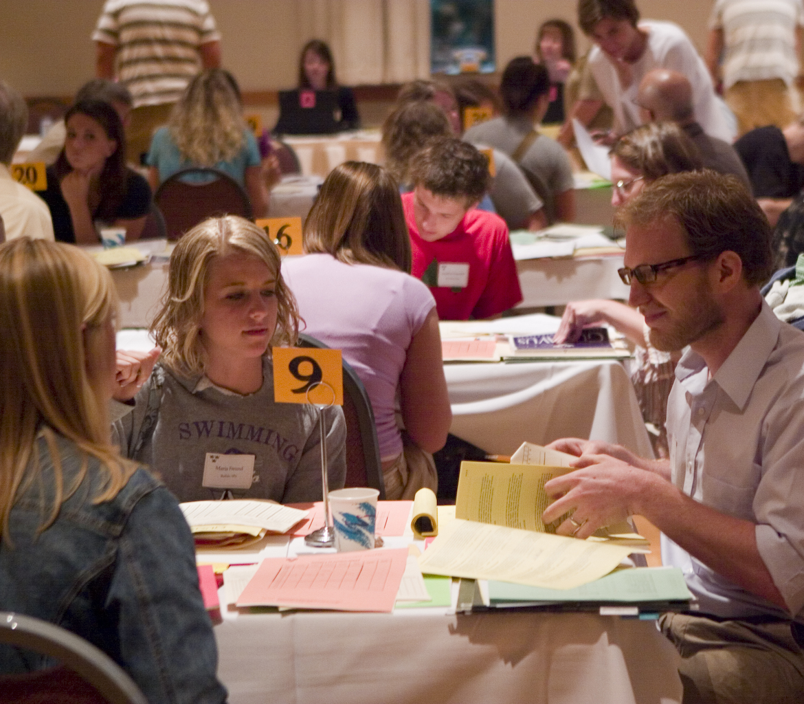 First-year Students Register for Classes - News